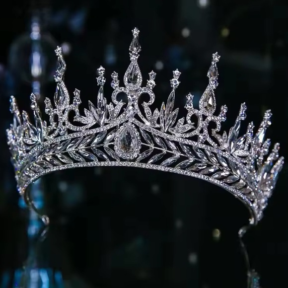 Exclusively Fancy | Accessories | New Luxury Rhinestone Wedding Crown ...